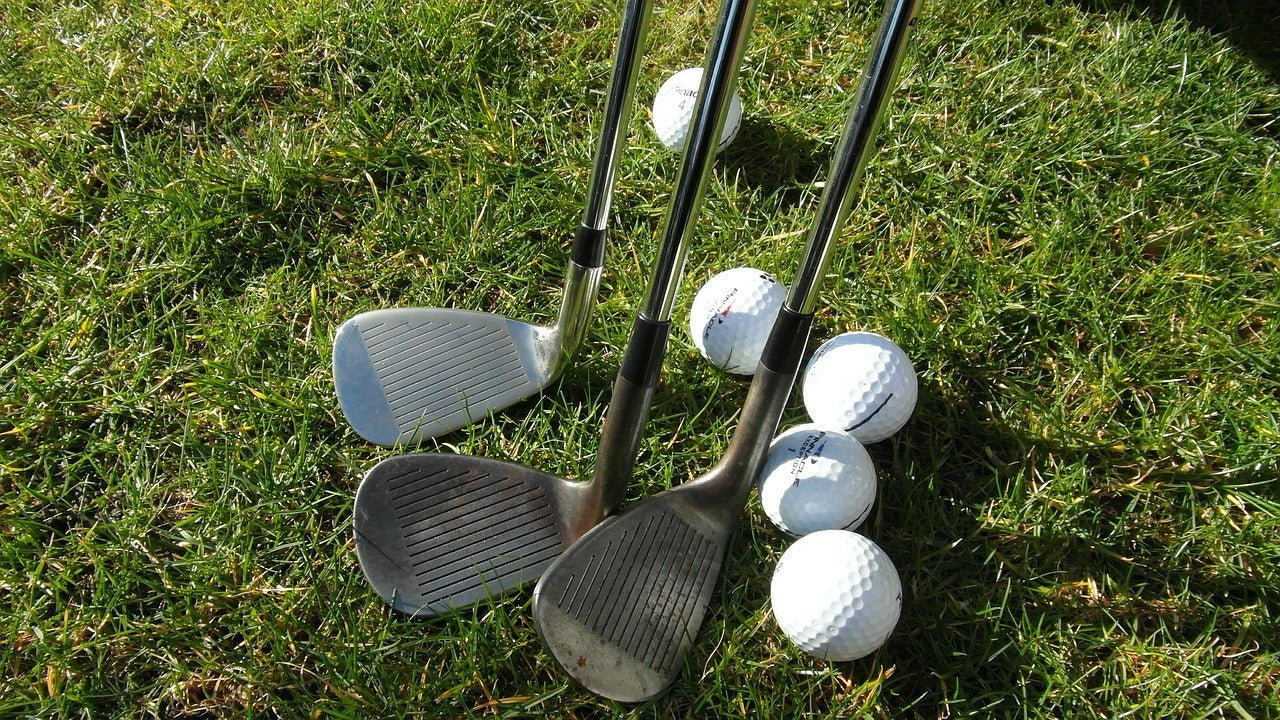 Approach Wedge Vs Gap Wedge: Key Differences for Golfers